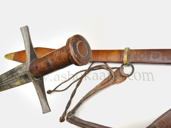 Lovey old example..! Kaskara sword from Sudan with fine leatherwork ...