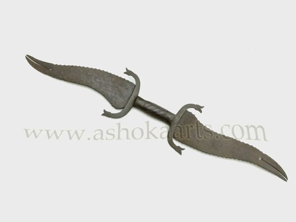 Indian Haladie double-dagger with serrated ‘Zulfiqar’ blades - Antique ...