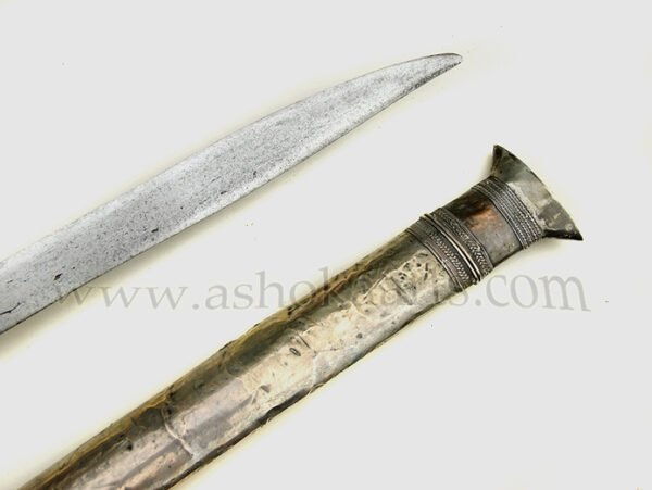 19th century Thai Dha or Daarb sword with silver mounts - Antique ...