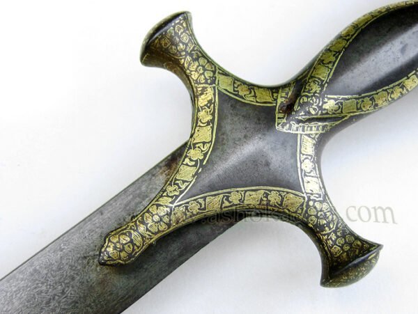 Indian Shamshir sword with Tulwar hilt Wootz steel blade and gold ...