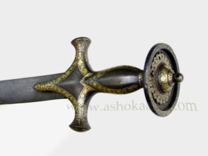 Indian Shamshir sword with Tulwar hilt Wootz steel blade and gold ...