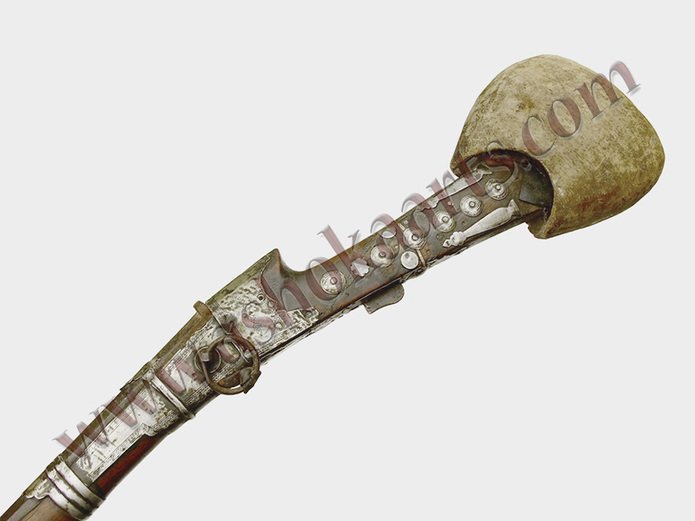 Rare Silver and Niello decorated Fine Moroccan musket with inlaid stones