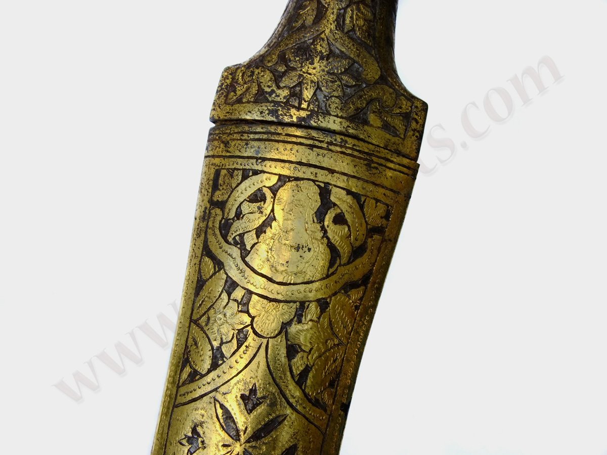 Persian wootz blade dagger with gold decoration